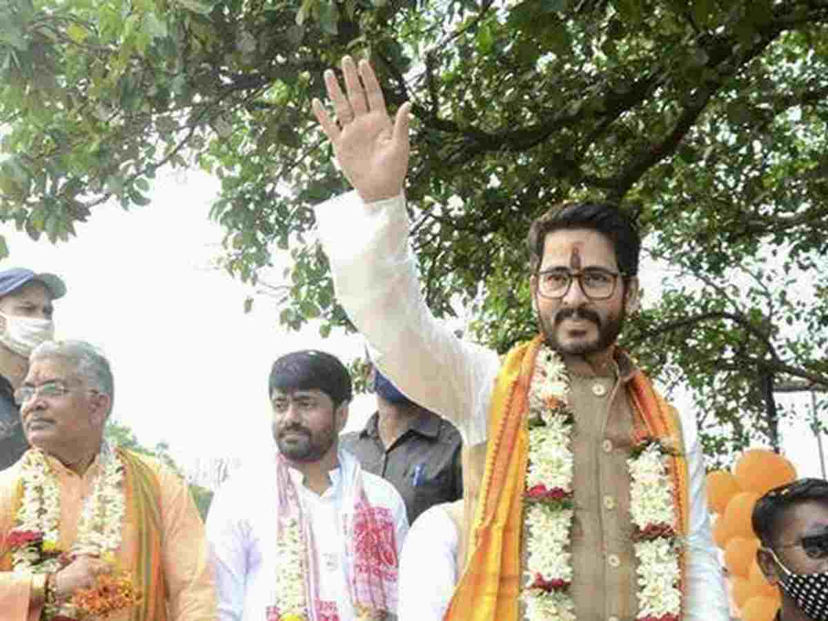 Hiran Chatterjee BJP candidate : খাস তালুক খড়্গপুরেই কোণঠাসা হচ্ছেন দিলীপ? জল্পনা উস্কে হিরণের ...